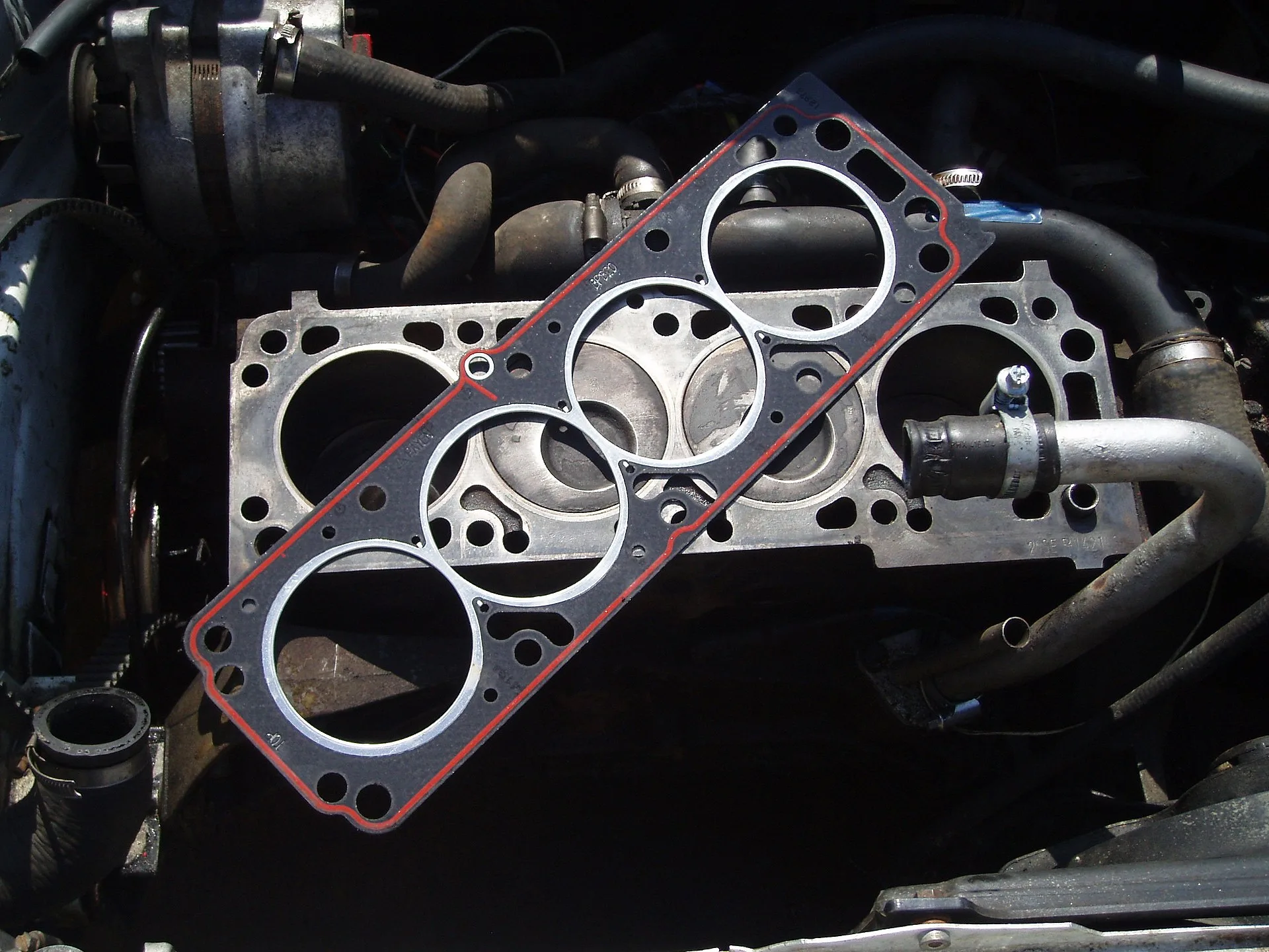 Understanding and Replacing Cylinder Head Gasket - Diron Parts
